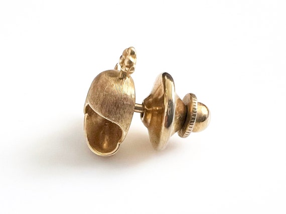 14K Gold Whale Tie Tack / Lapel Pin - Gem