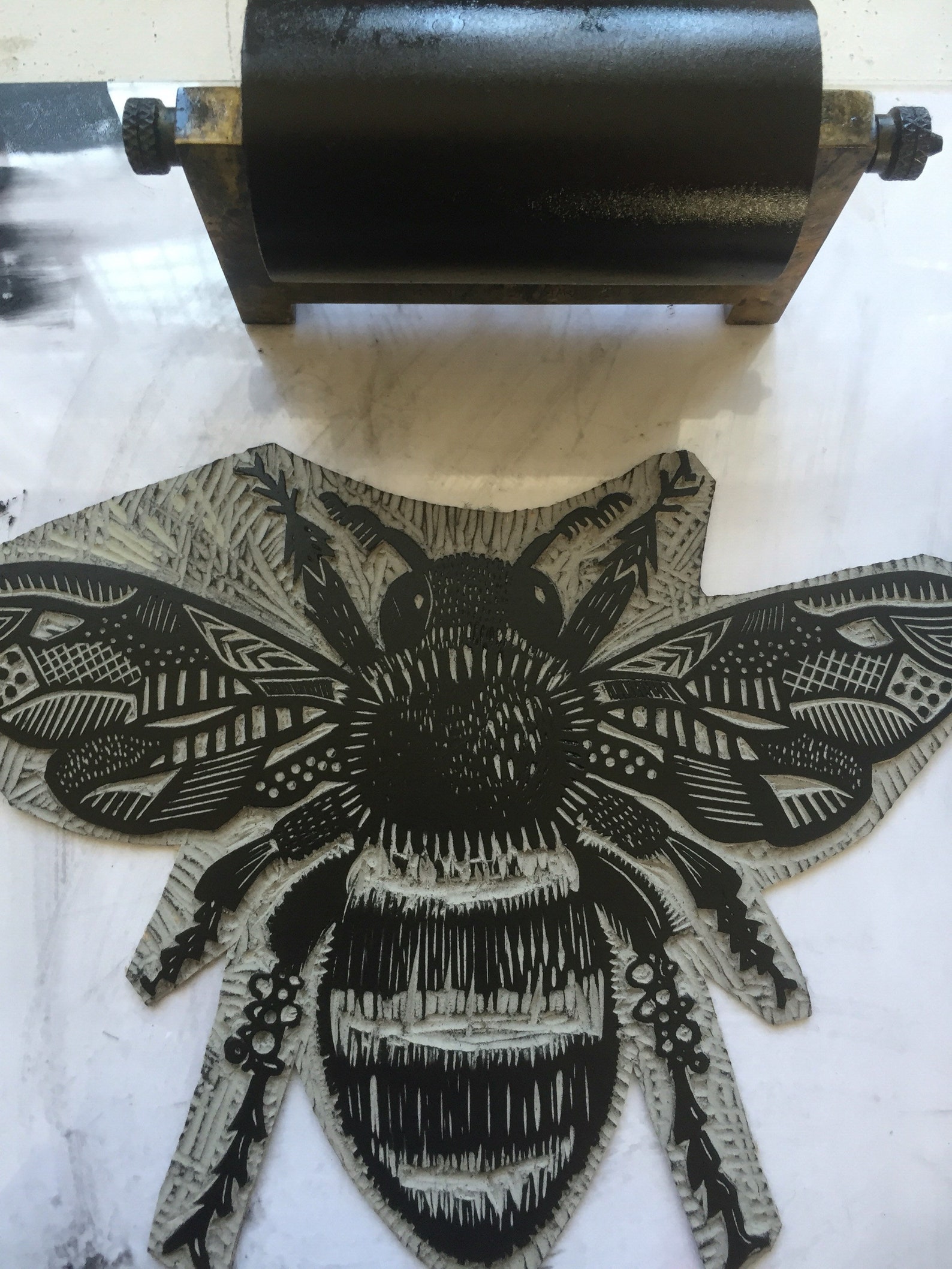 Honey Bee Honey Bee Print Bee Art Bee Linoprint Gift - Etsy