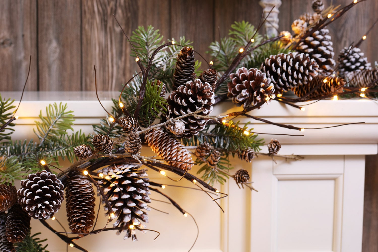 Snowy Norway Spruce & Pinecone Winter Christmas Garland Table - Etsy UK