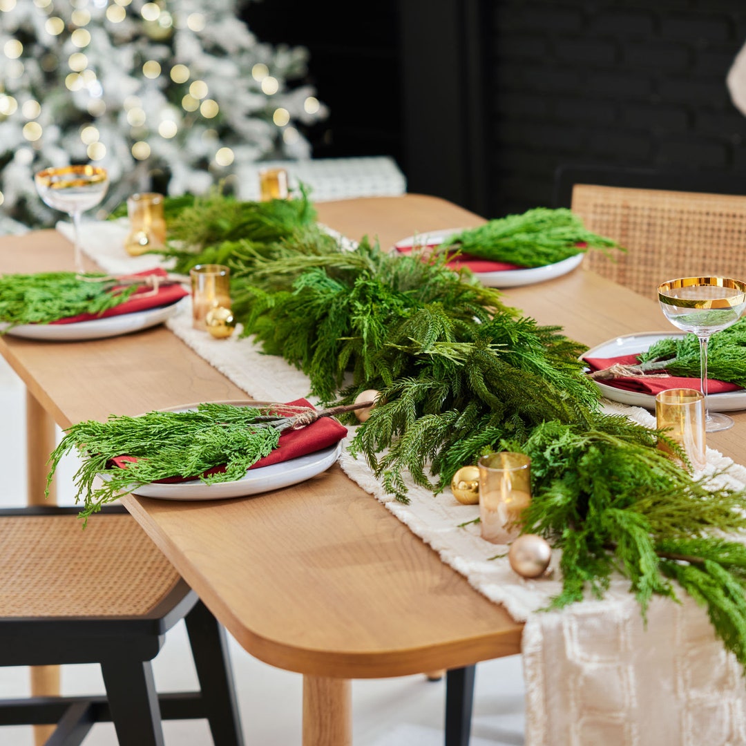 Luxury Winter Greenery With Cypress, Norfolk & Pine Christmas Long ...