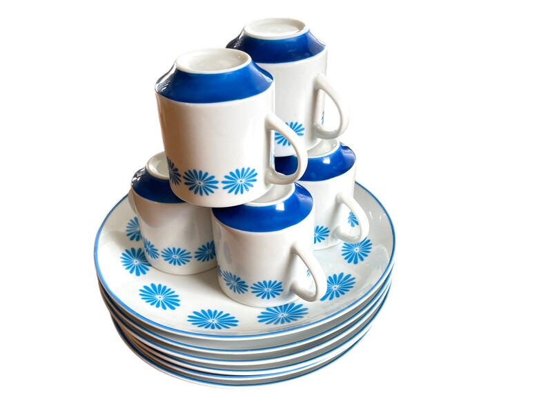 RARE Vintage Luncheon Plates Snack Sets With Cups, Flower Power Daisy ...