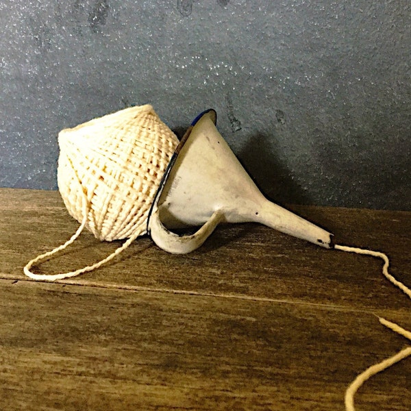 String Holder - Etsy