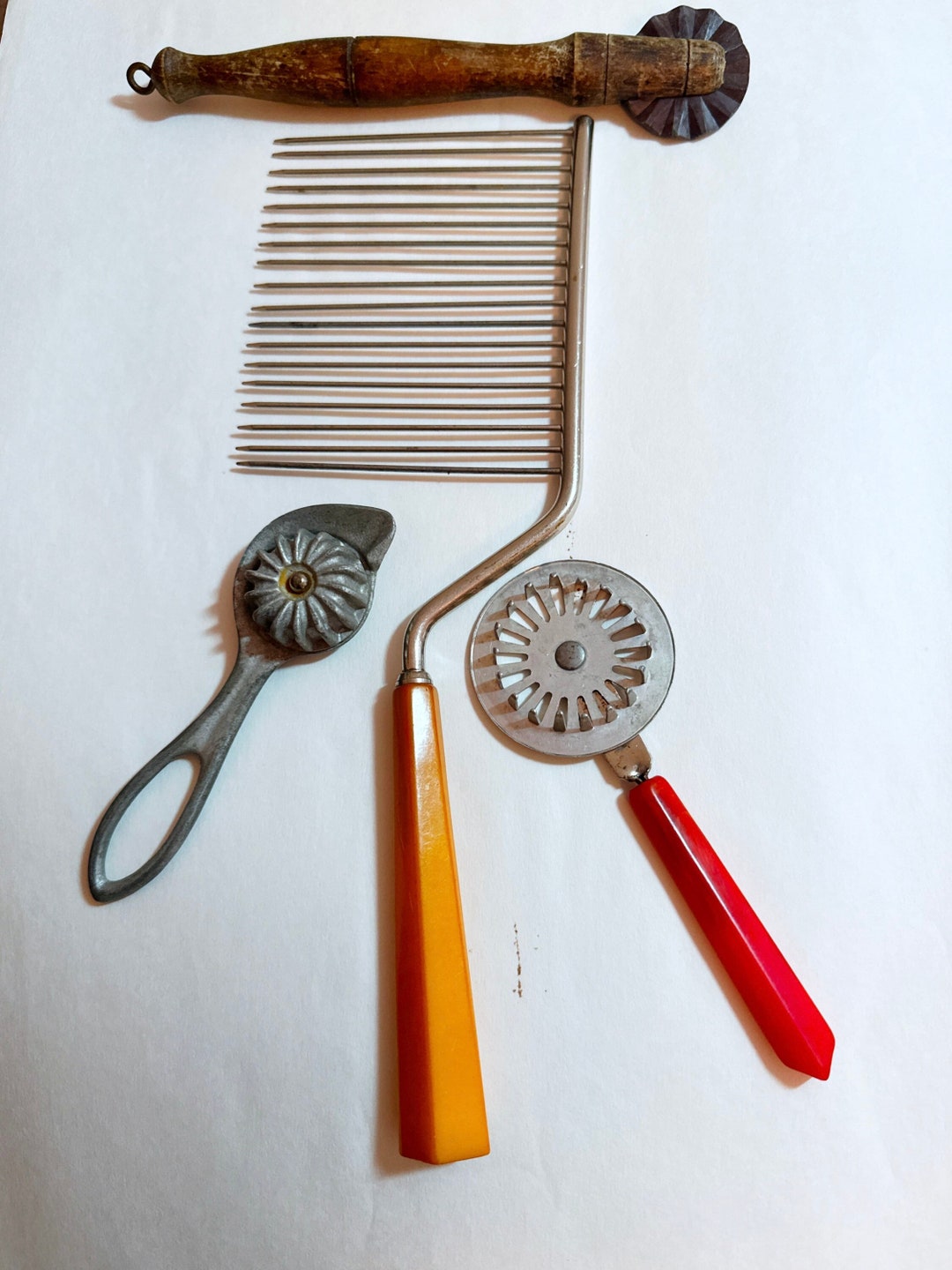 Vintage Pie Crimpers, Angel Food Cake Slicer, Farmhouse Kitchen ...