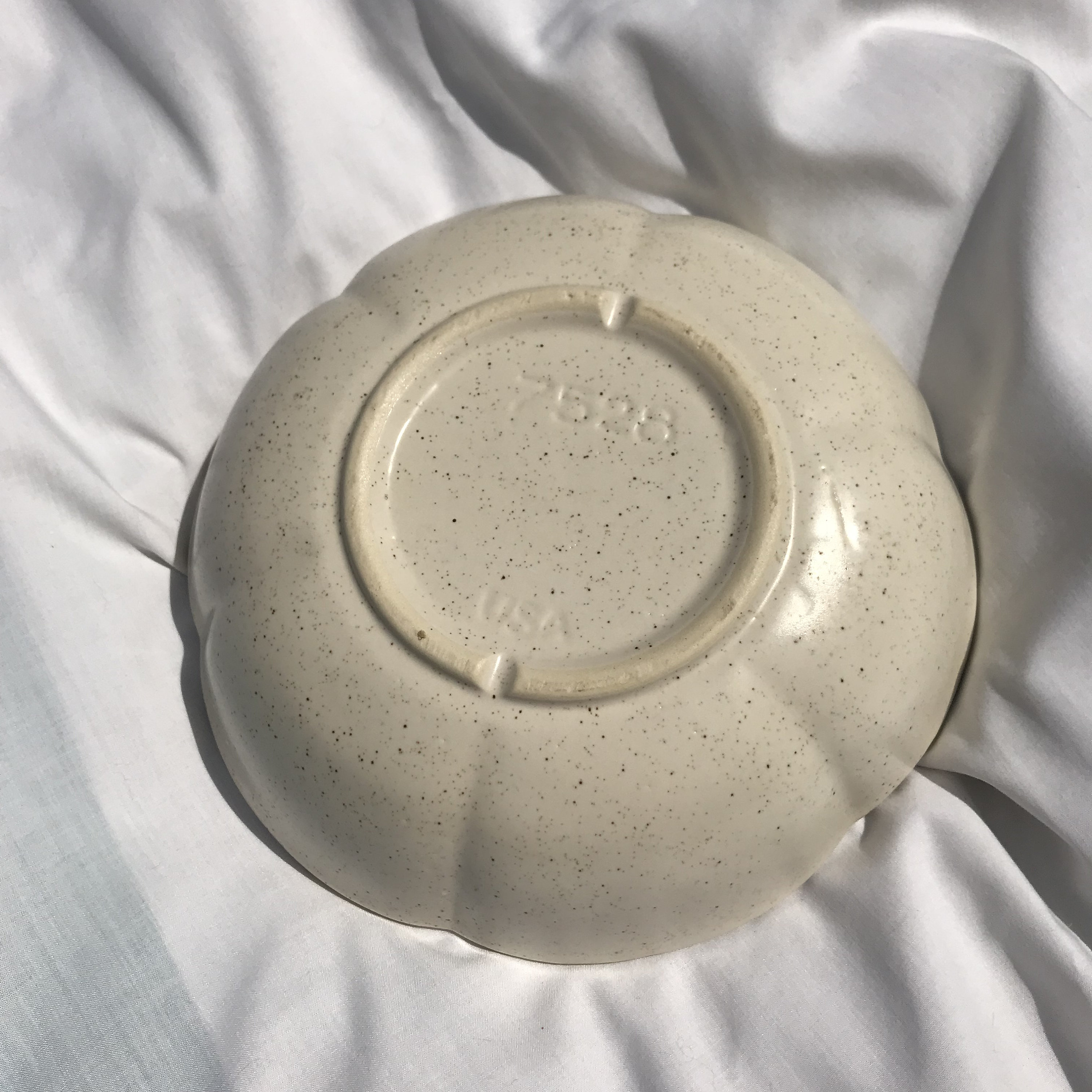 Vintage Mccoy 7528 Scalloped Bowl Speckled Cream 1950s - Etsy