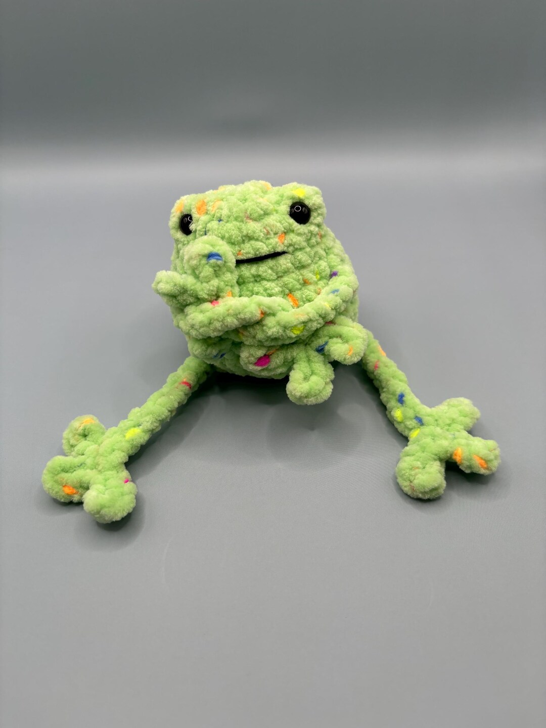 Fred And/ or Frieda the Frog. Pattern by @crochet_crochey - Etsy