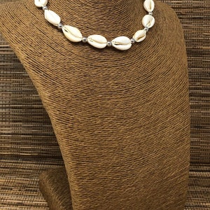 Hawaiian Shell Necklace - Natural Seashell Necklace - Sea Shell ...