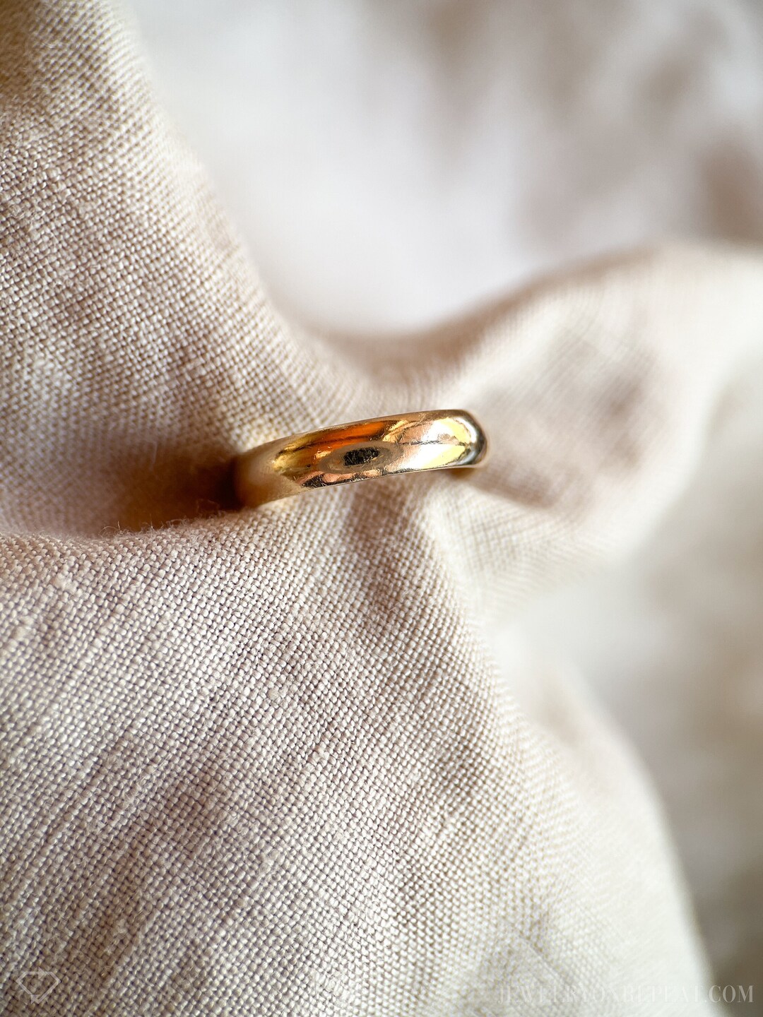 Vintage Simple Gold Wedding Band in 14k Gold, Retro Jewelry From the ...