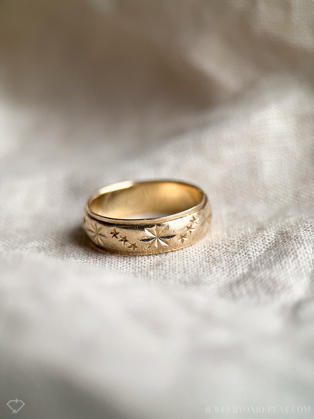 Vintage Stars Wedding Band in 14k Gold, Antique Jewelry From the 1960s ...
