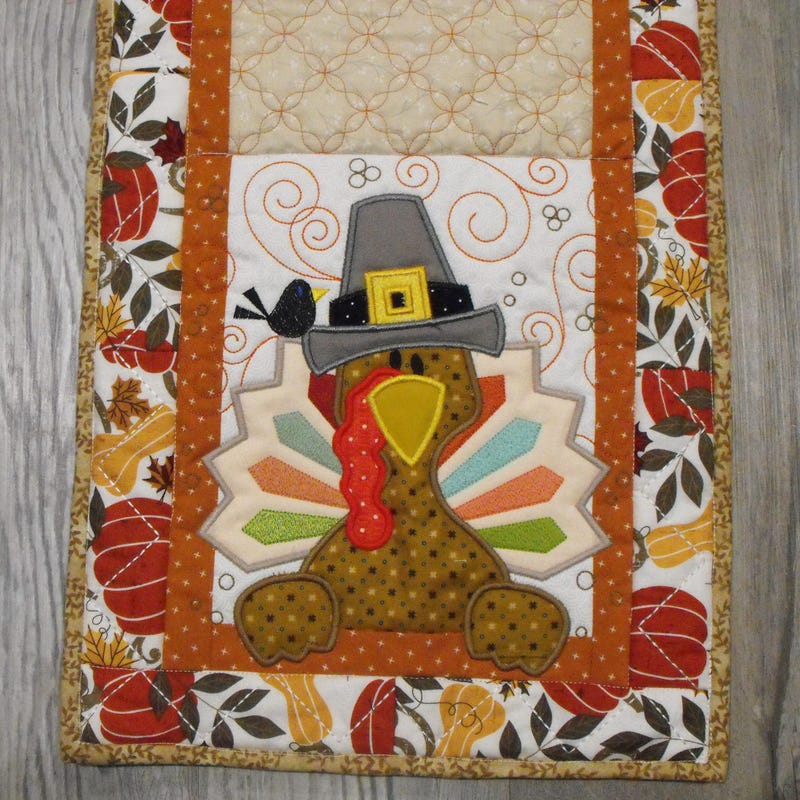 Holiday Table Runner - Etsy