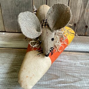 Primitive Candy Corn Mouse, Fall Decor, Halloween Decor - Etsy
