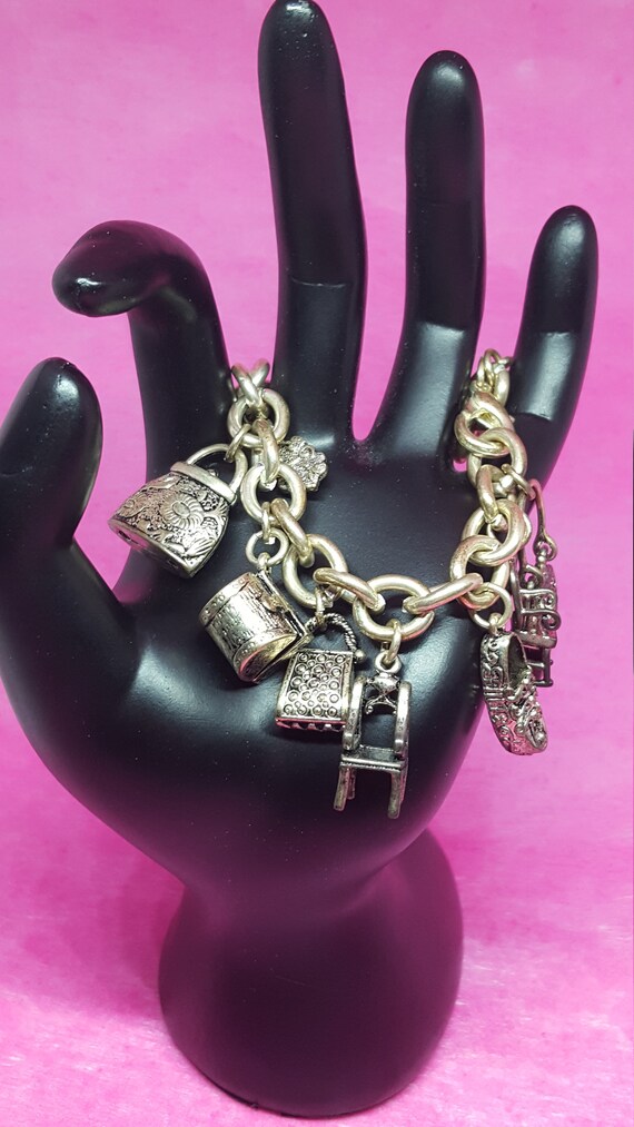 Very cool vintage big silver link chain kitschy charm… - Gem