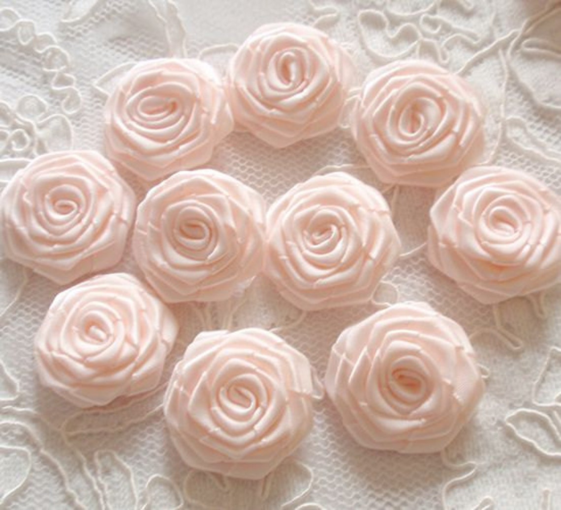 10 Handmade Ribbon Roses (1-1/4 Inches) in Sideshow Rose and Over 150 ...