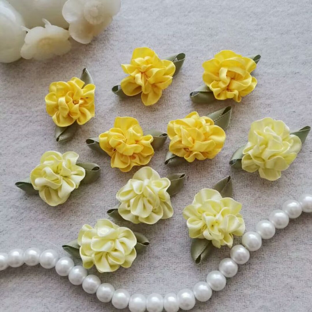 10 Handmade Ribbon Flowers With Leaves (1 Inch) in Baby Maize and Maiza ...