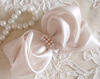 8 Handmade Ribbon Roses With Leaves 1 Inch in Pearl Pink and Have Over ...