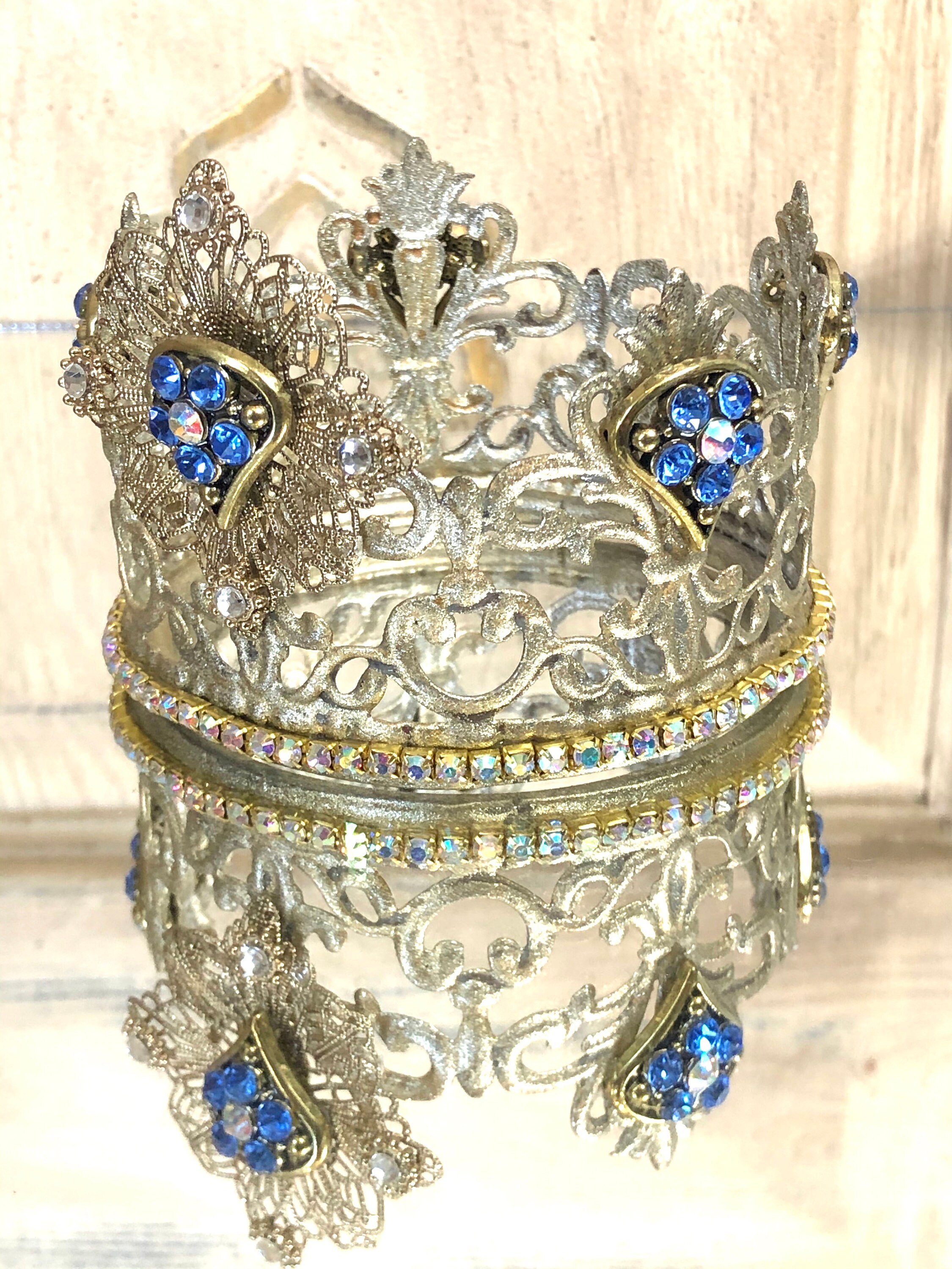 Gold Metal Crown Decor