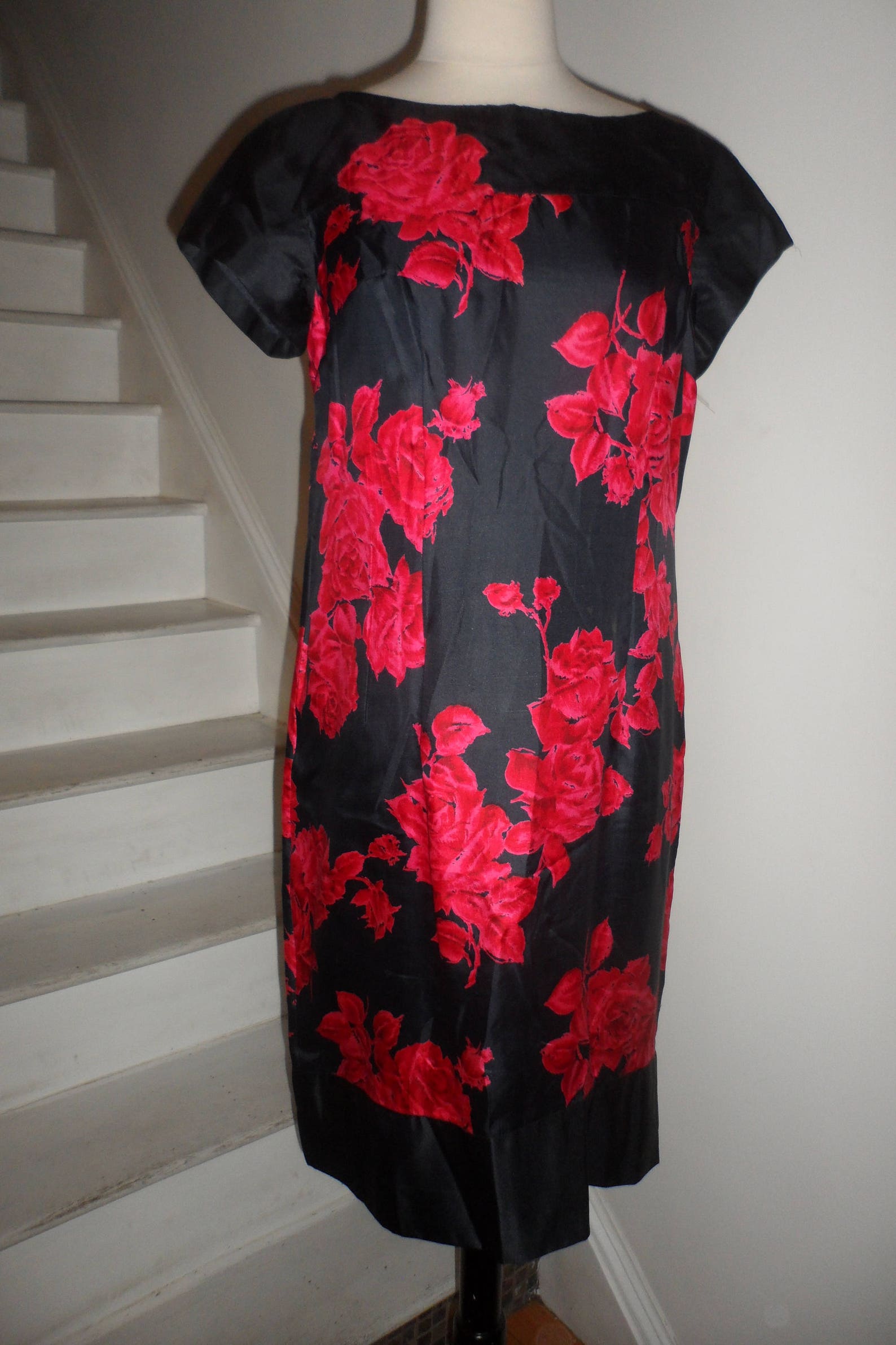 Black Silk Dress With Beautiful Red Roses Metal Zipper Etsy black-silk-dress-with-beautiful-red-roses-metal-zipper-etsy