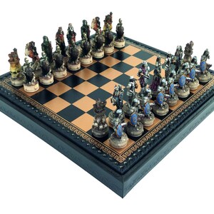 ZOMBIE SET: Handpainted Chess With Leatherette Chessboard & Box ...