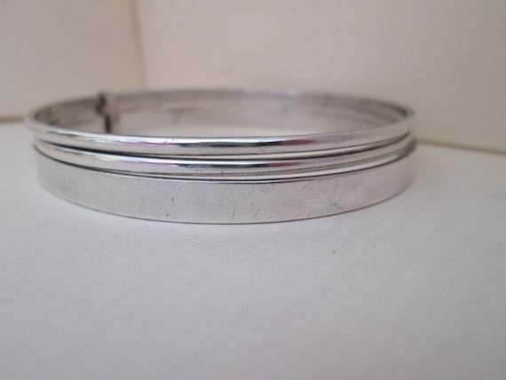 Artisan Trio of Connected Silver Bangle Bracelets - Gem