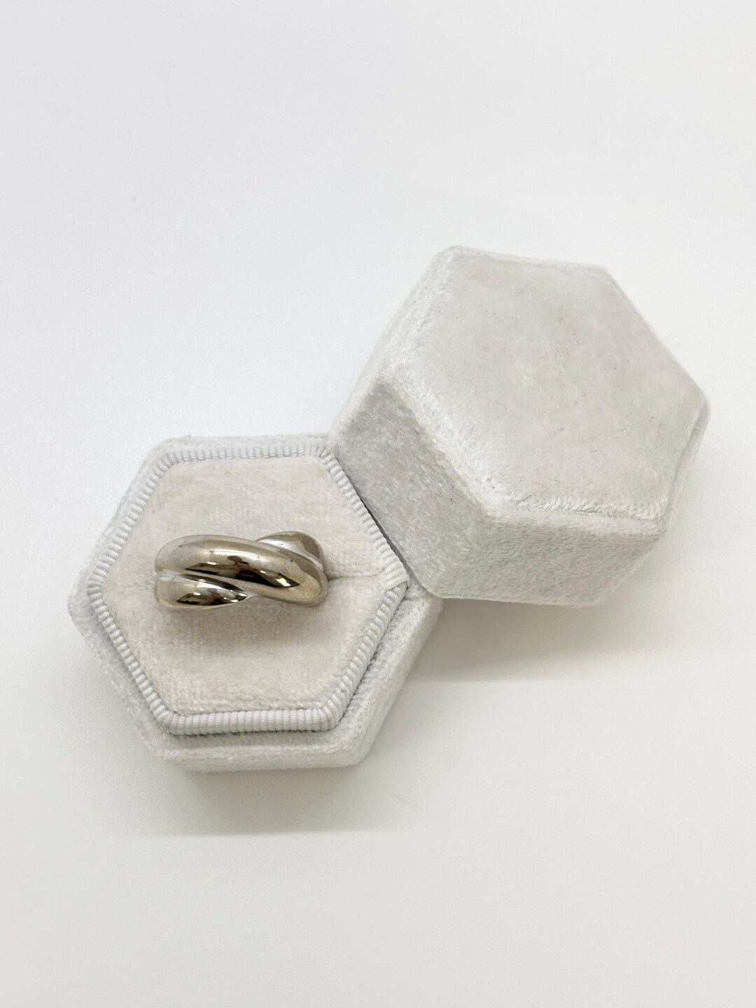 Vintage 14K White Gold Crisscross CJI Signed Statement Ring – Size 6.5 ...
