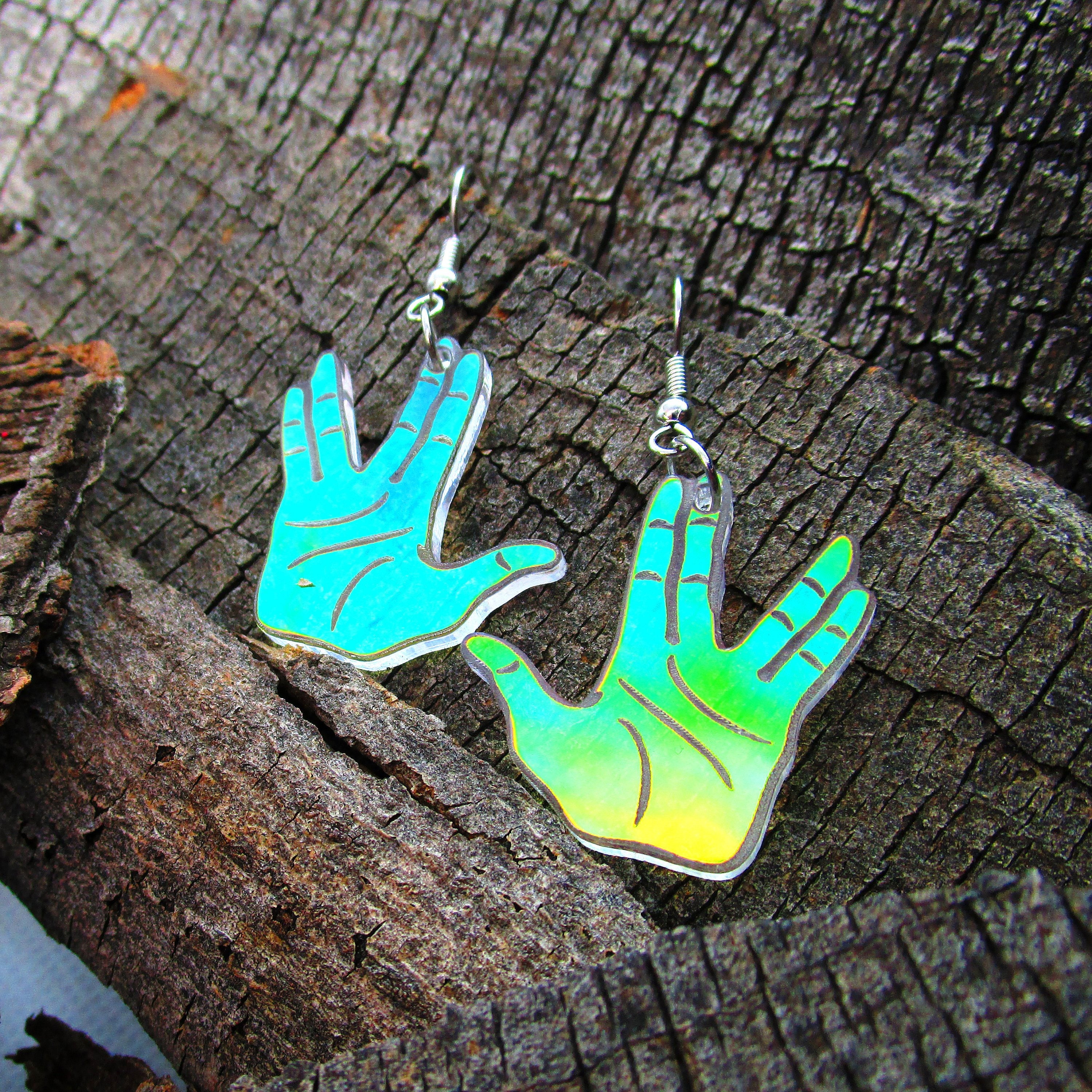 Spock Vulcan salute hand gesture Iridescent Dangle Pendientes | Etsy