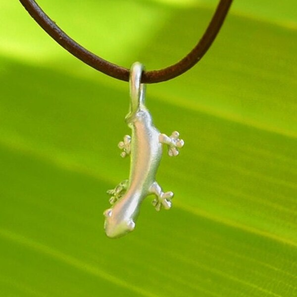 Gecko Pendant - Etsy