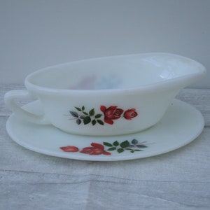 Pyrex Gravy Boat / Jug With June Rose (1964) Design. Made in England by ...