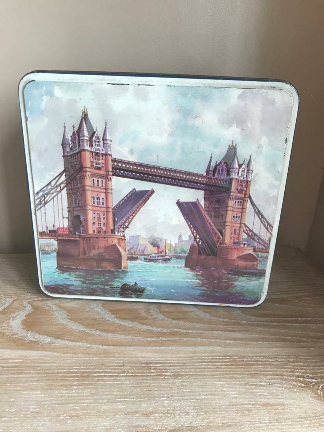 London Bridge Biscuit Tin - Etsy