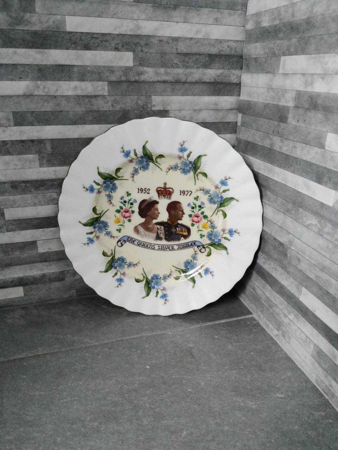 Royal Albert Queen Elizabeth and Prince Philip Silver Jubilee Plate - Etsy