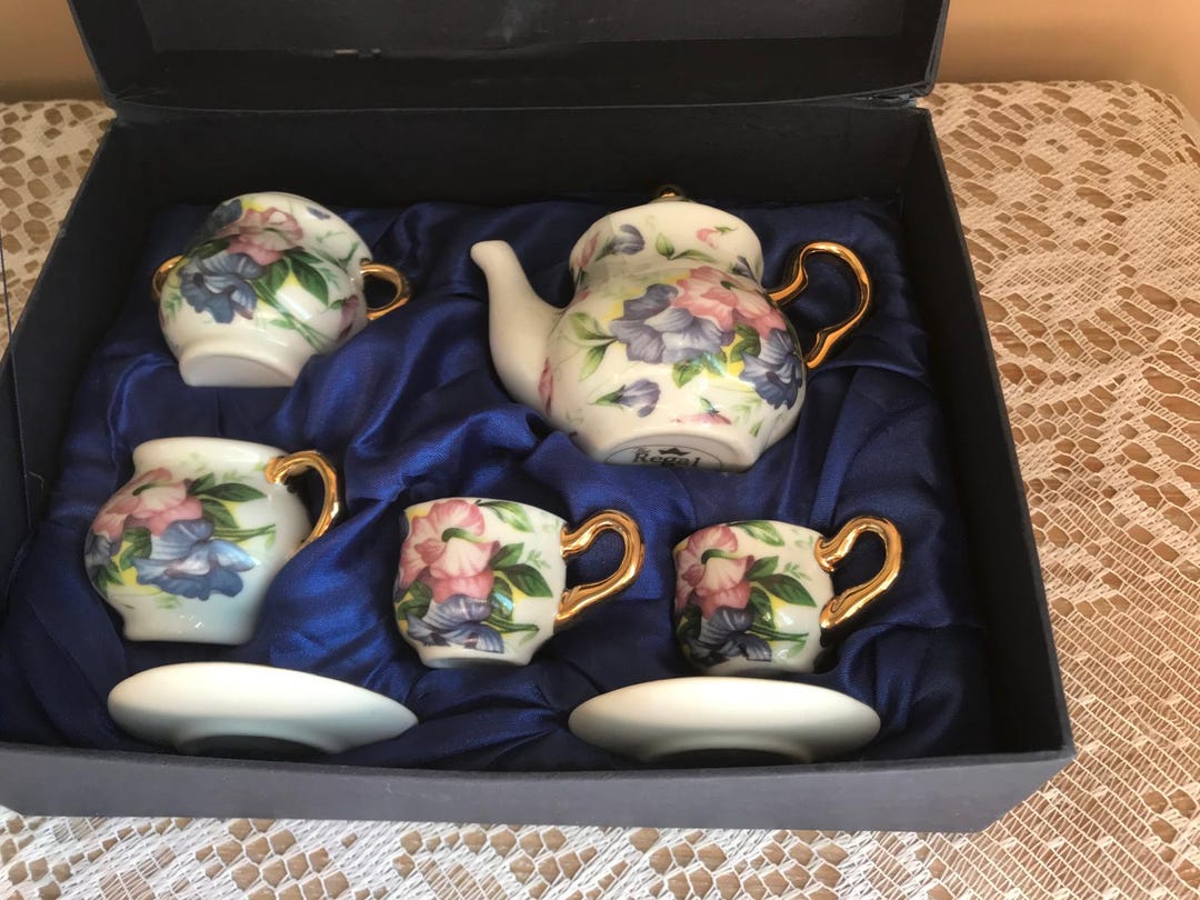 Regal Collection Boxed Teaset, Set of Teacups, Milk Jug, Sugar Bowl and ...