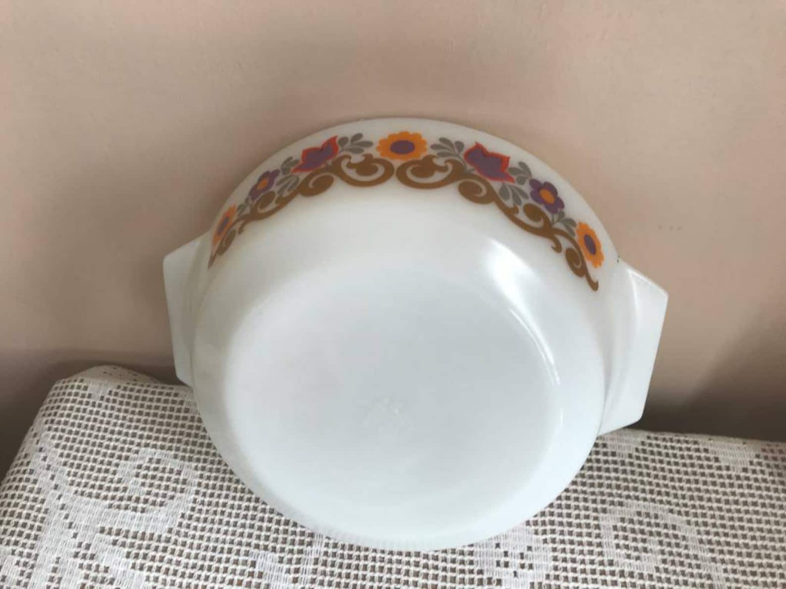 Pyrex Casserole Dish in Briarwood Pattern Basin Kitchenalia - Etsy