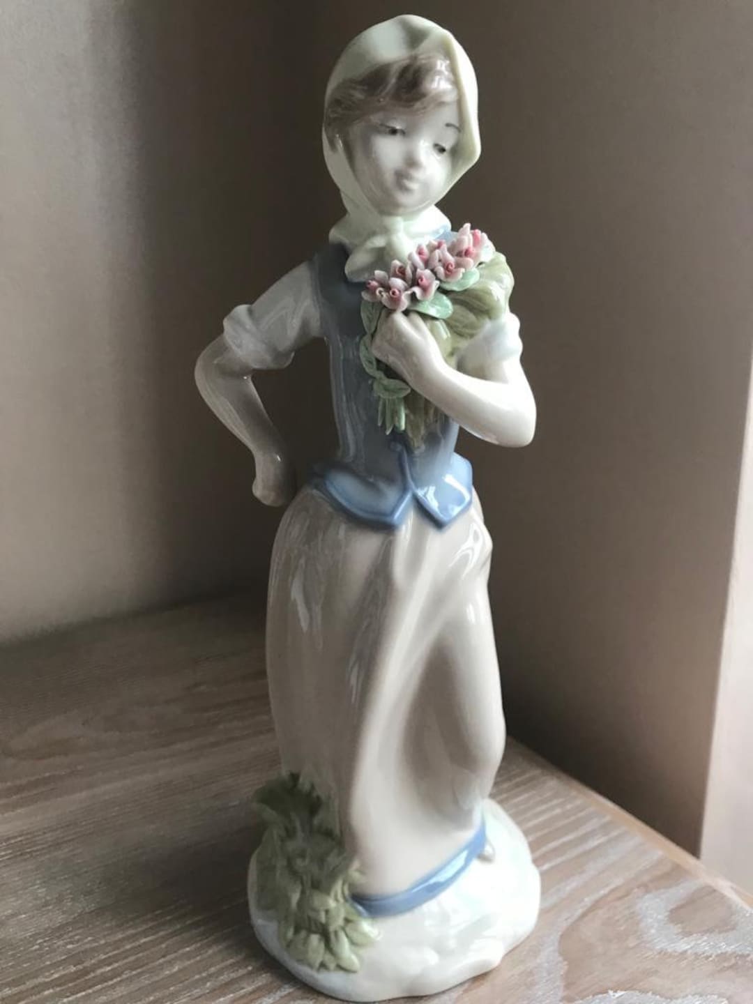 Nadal Porcelain Figurine Woman in Scarf With Flowers, Lady Ornament, Made in Spain - Etsy