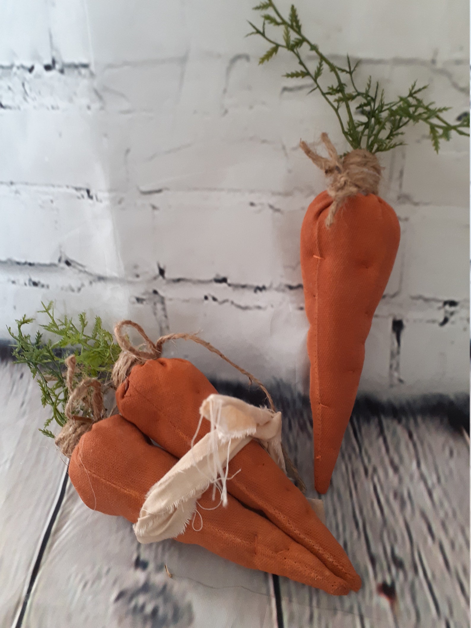 Easter Carrots Bunch of 3 Grunged Carrots Primitive - Etsy