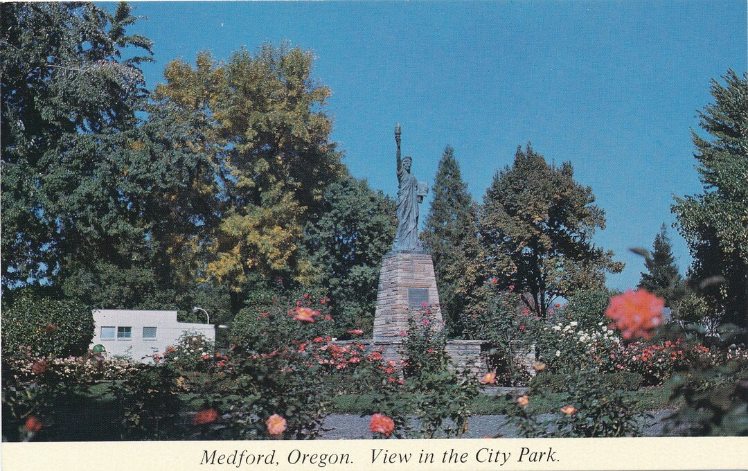 Oregon: Vintage Postcard of City Park in Medford in Southern This ...