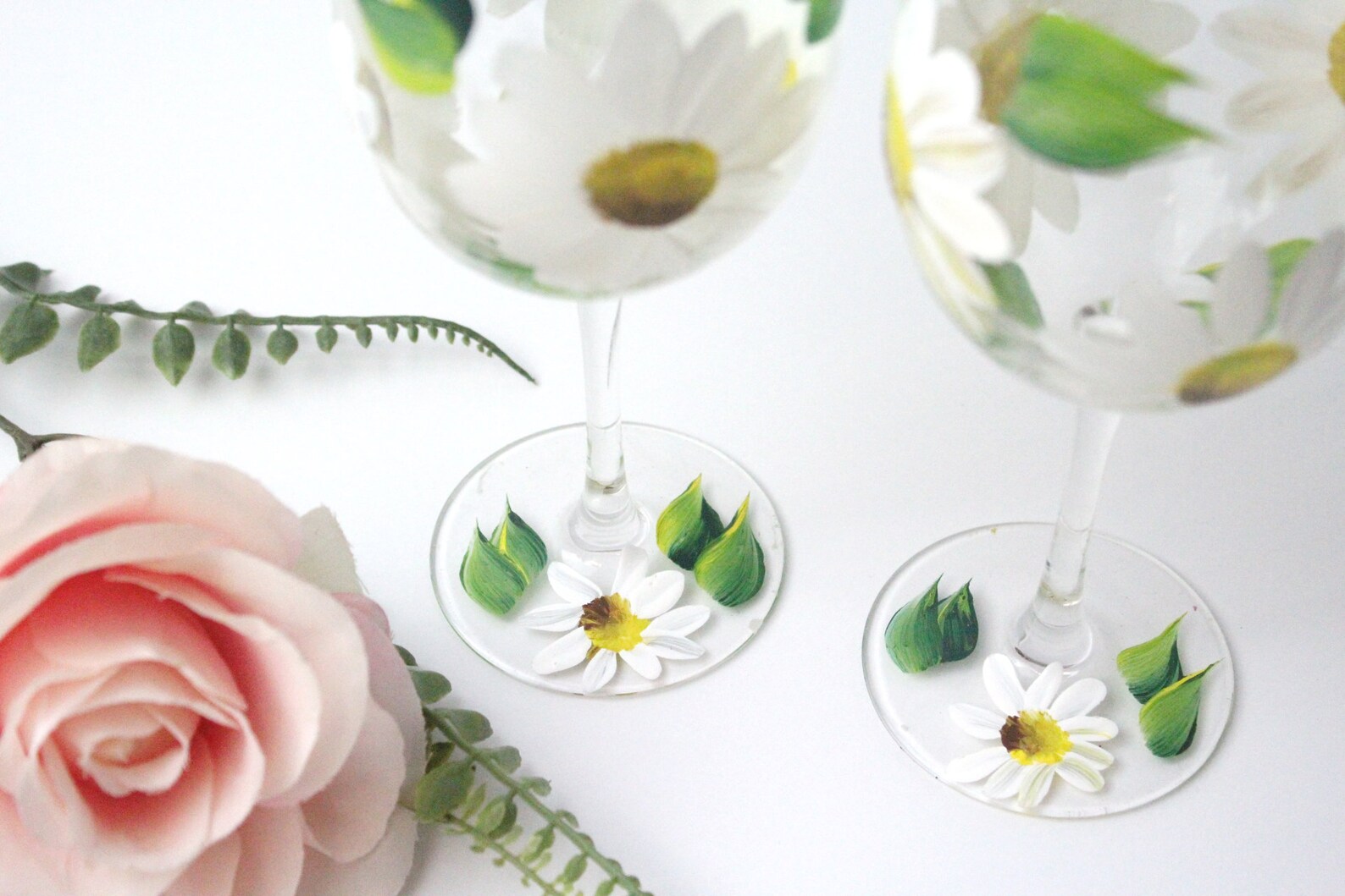 Hand Painted Daisy Wine Glass Set of 4 White Daisy Flower - Etsy