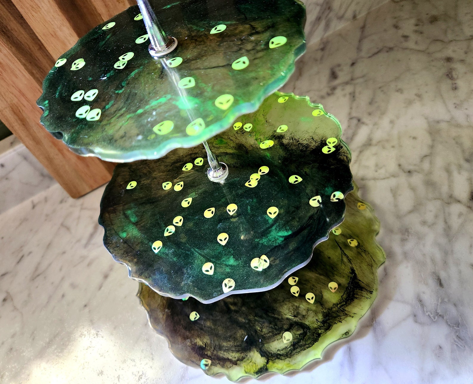 Alien Cupcake Stand - Alien Party Tray - 3 Tier Cupcake Tray - Goth ...