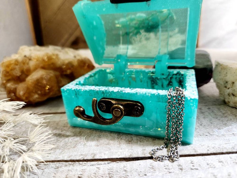 Trinket Box - Treasure Chest Box - Resin Shelf Decor - Treasure Dish ...