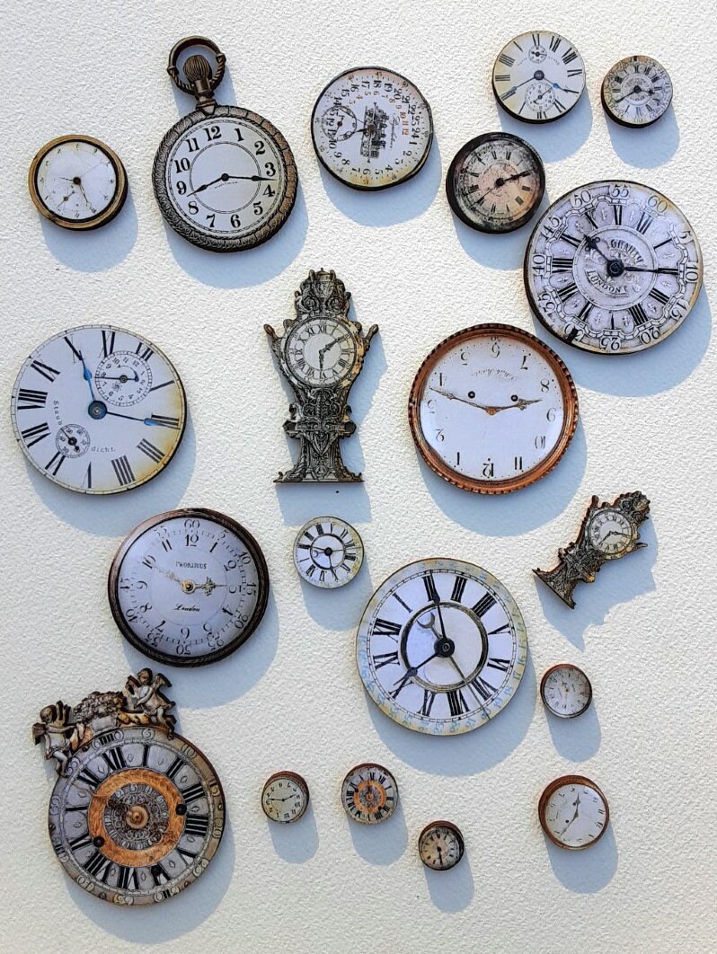 Scrapbooking Horloge wood cut outs Bunch of vintage clocks Paper, Party ...