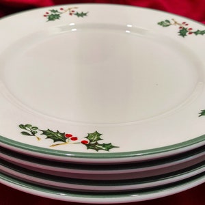 Traditions Holiday Celebrations Holly Accent Dinner Plates With Green ...