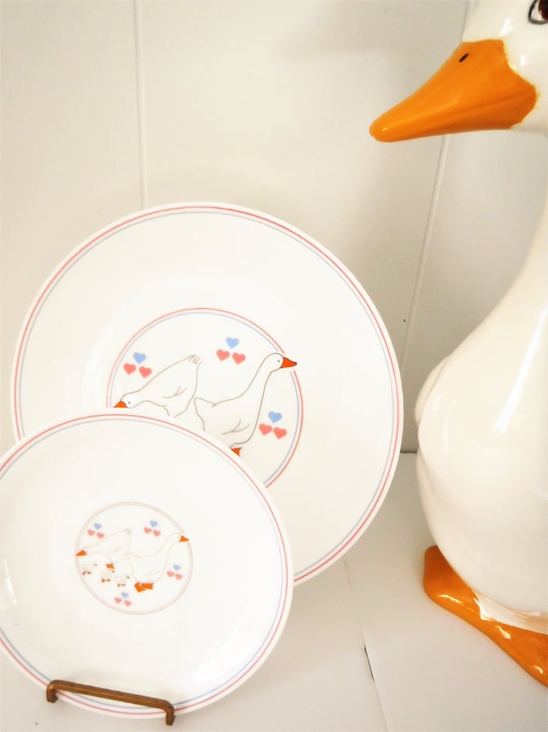 Arcopal France Hearts & Geese Milk Glass Sets of 2 Dinner Plates or 2 ...