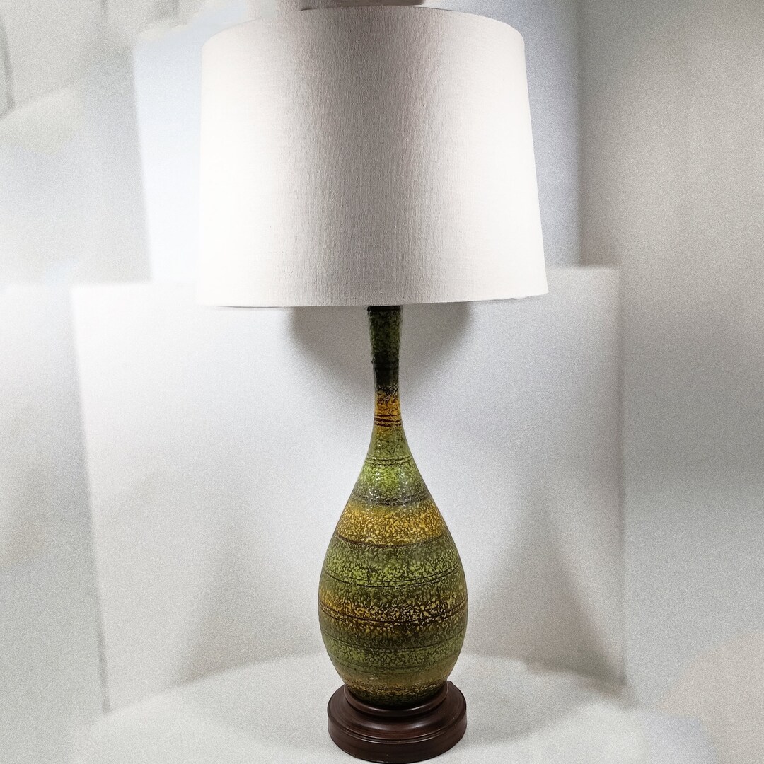 Mid-century Modern Tall Gourd Table Lamp With Textured Gradated Avocado ...