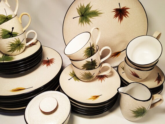 Maple Leaf Dinnerware