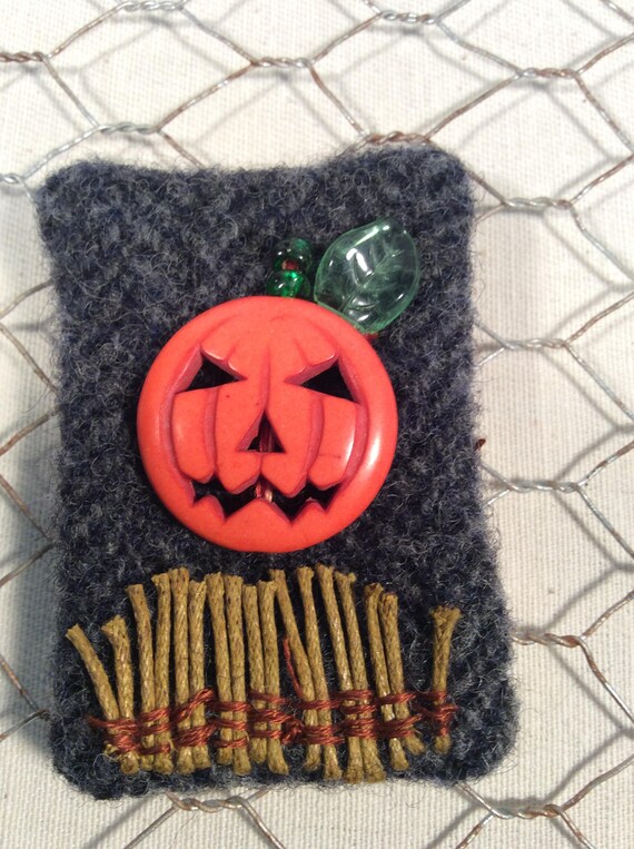 Straw Man Pumpkin Pin Brooch - Etsy