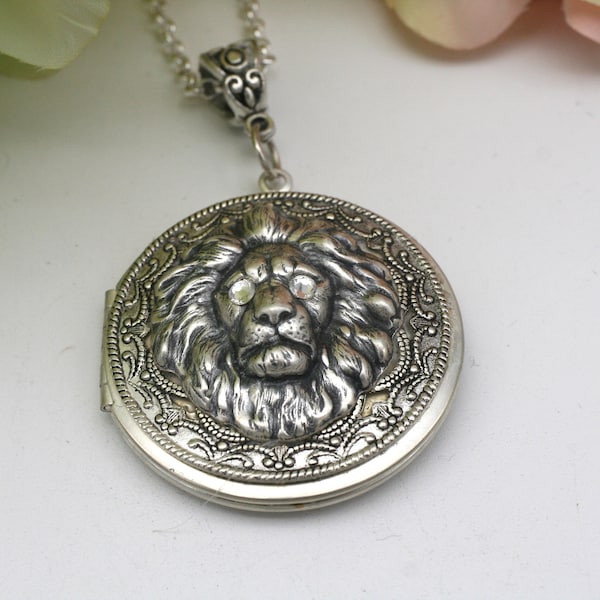 Lion Locket - Etsy