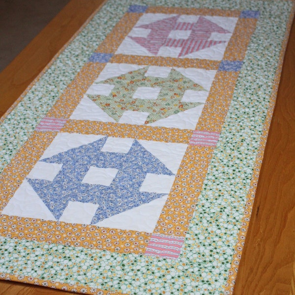 Quilted Table Runner - Etsy