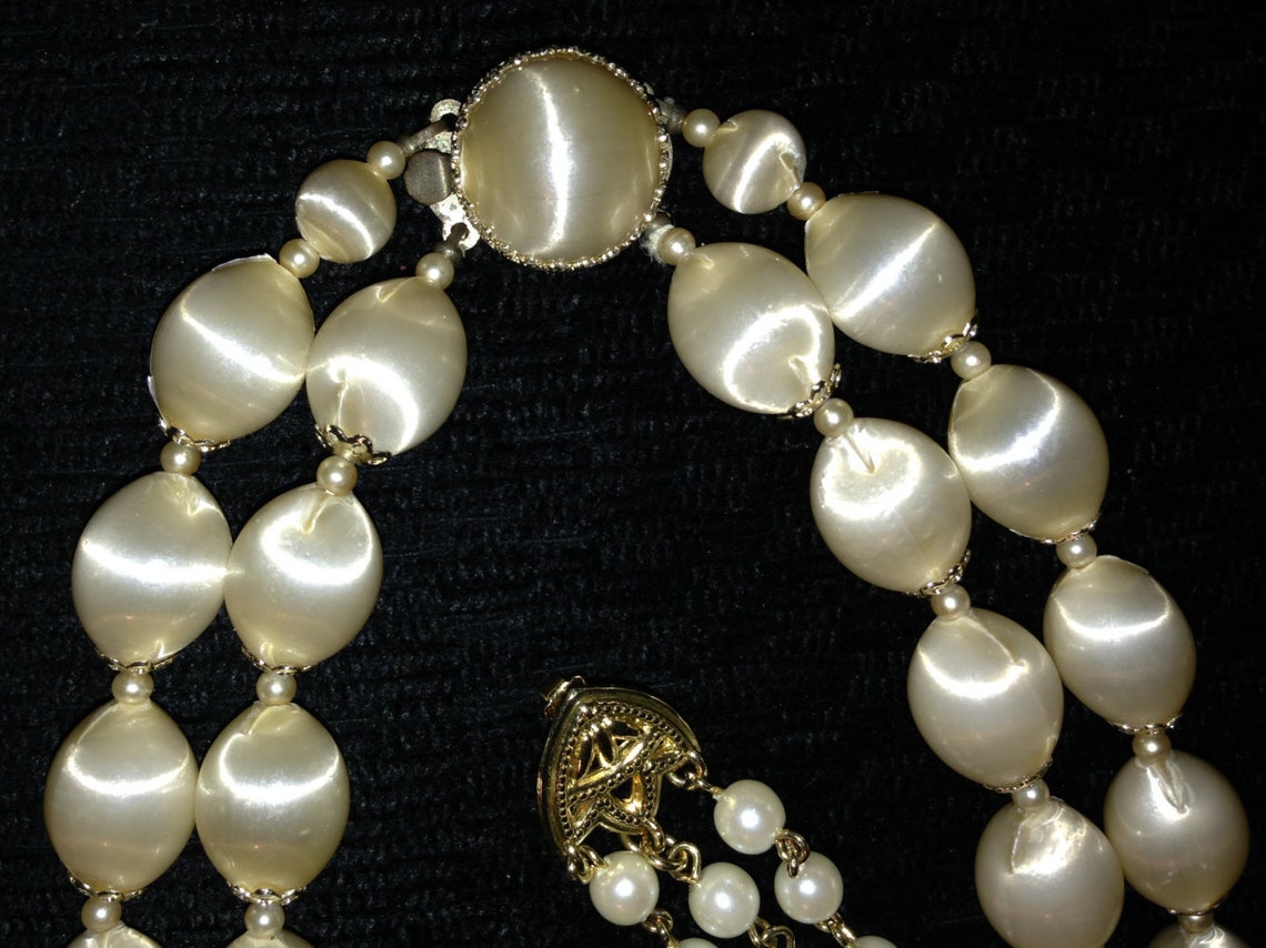 1950's Ivory Colored Beads W/satin Appearance Necklace & Pearly Showers ...