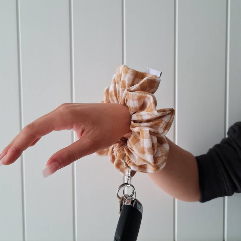 Retro Floral Scrunchie Wristlet Keyring - Scrunchie Key Fob - Scrunchie ...