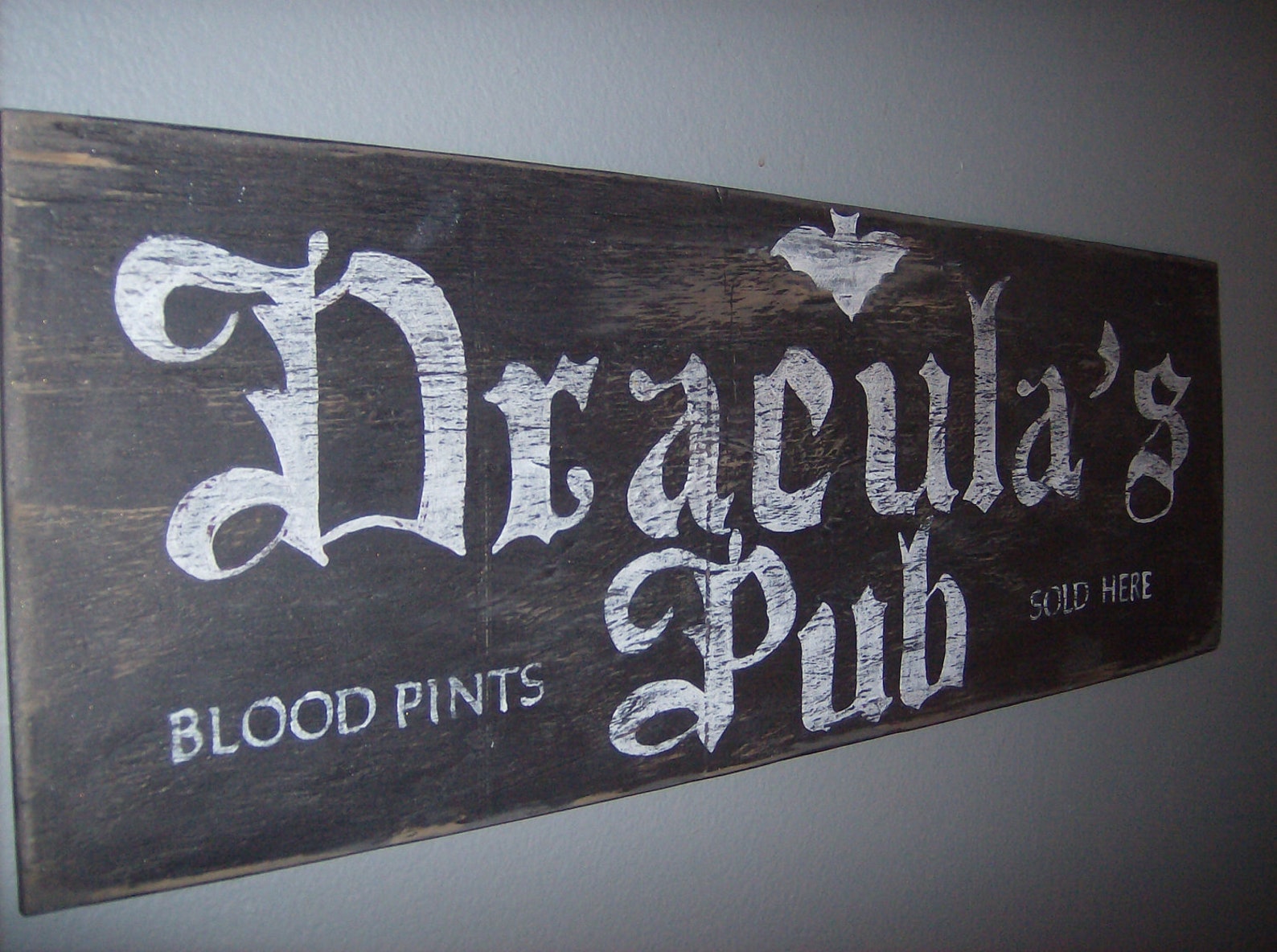 Distressed Draculas Pub Halloween Sign - Etsy
