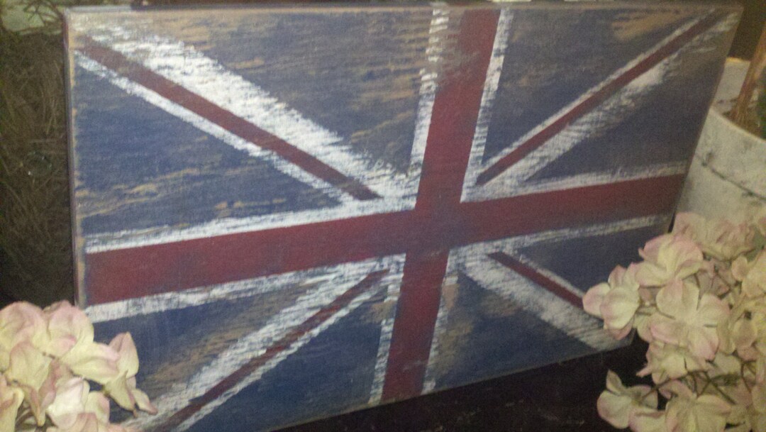 Distressed United Kingdon "union Jack" Flag Wall Decor-light Distressed ...