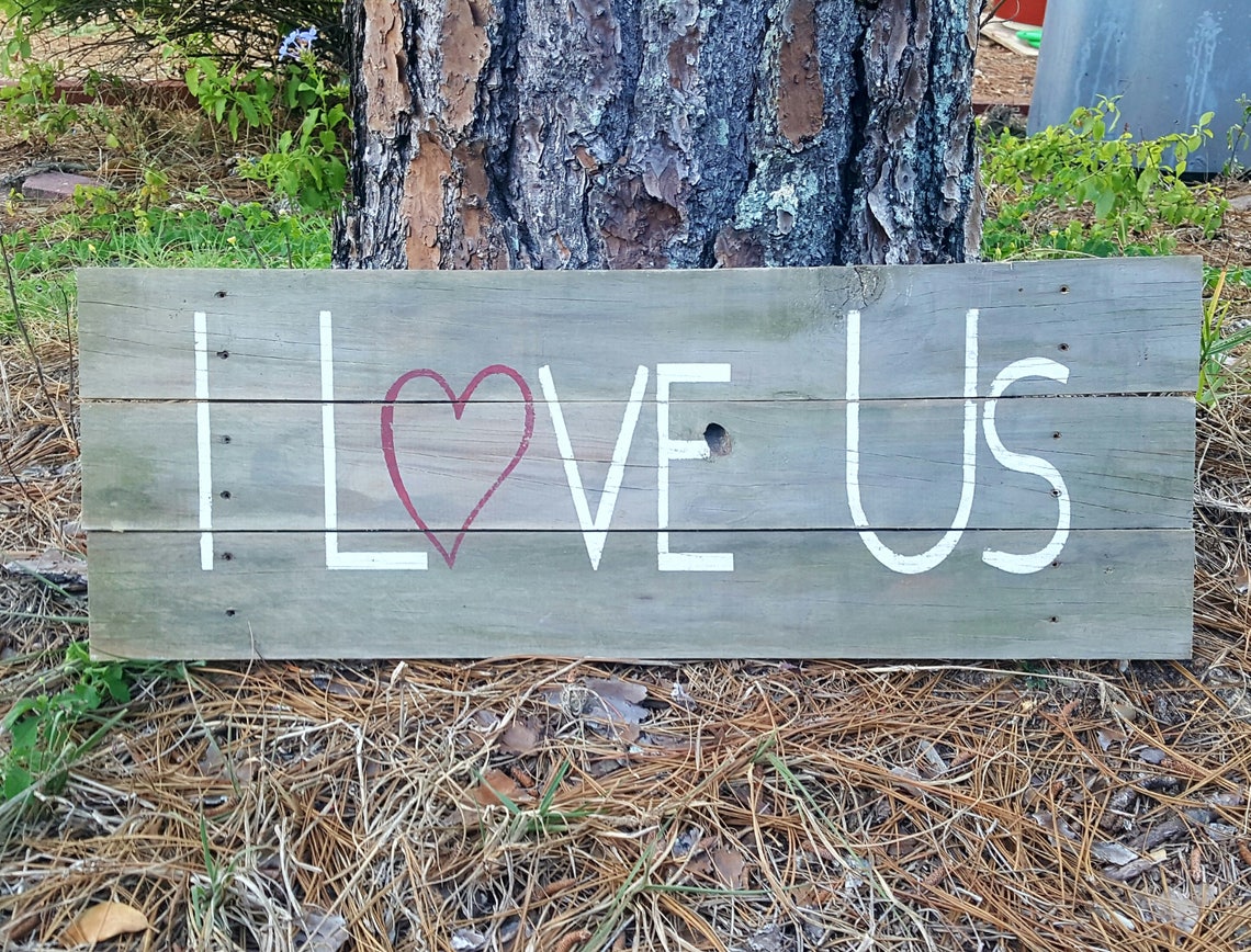 Vintage Look Rustic and Distressed Slatted I Love Us Sign/weathered - Etsy