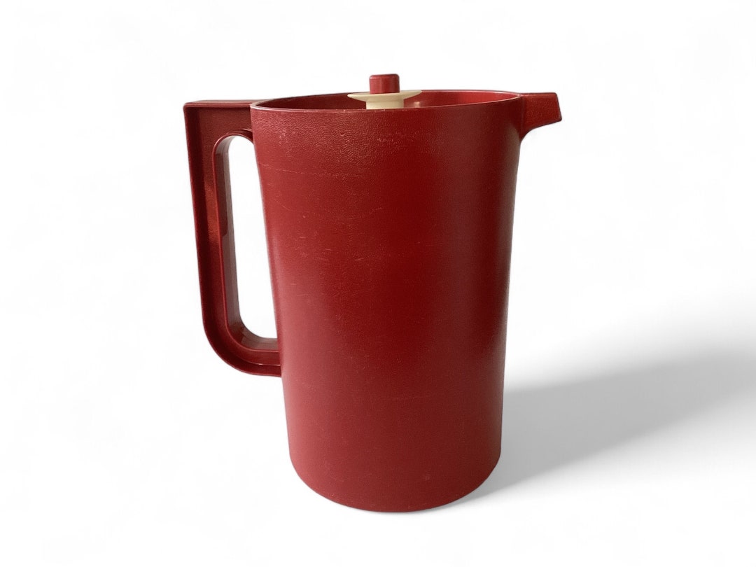 2 Quart Vintage Paprika Red Tupperware Pitcher With Press Air-lock Lid ...